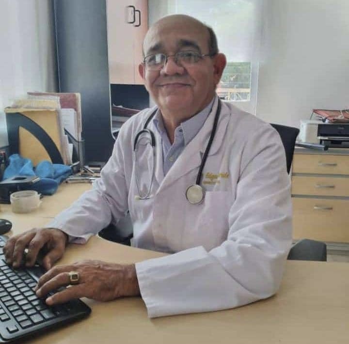 Edgar de Jesús Florido Pérez celebra 40 años de excelencia médica